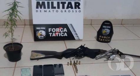 Polícia Militar prende 4 pessoas e acha revólver com iniciais da facção ...