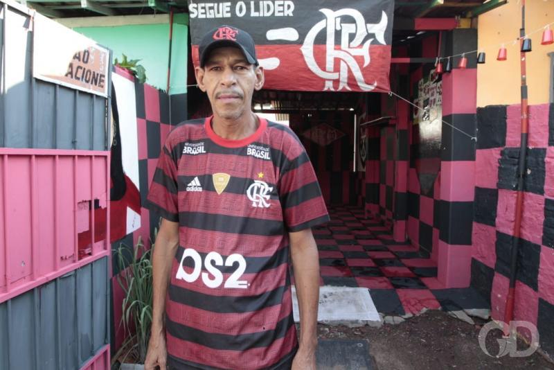 Flamenguista ‘roxo’, torcedor pinta casa inteira com as cores do time ...