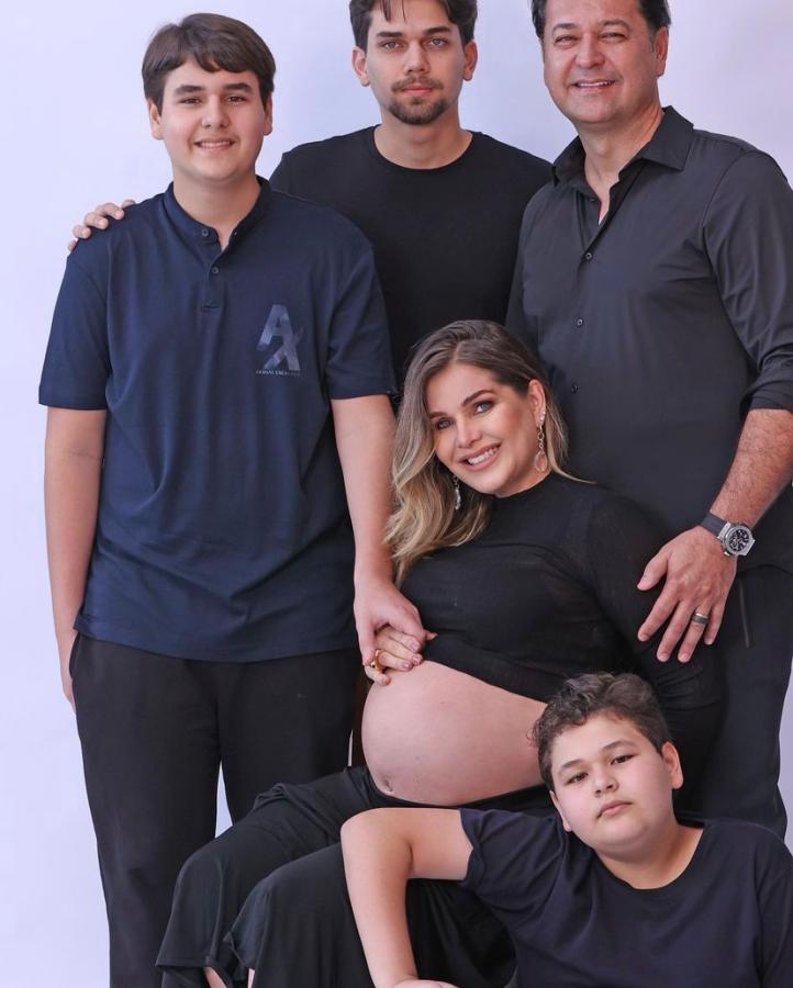 Viúva de Leandro rebate críticas após ser mãe aos 47 anos | Gazeta Digital