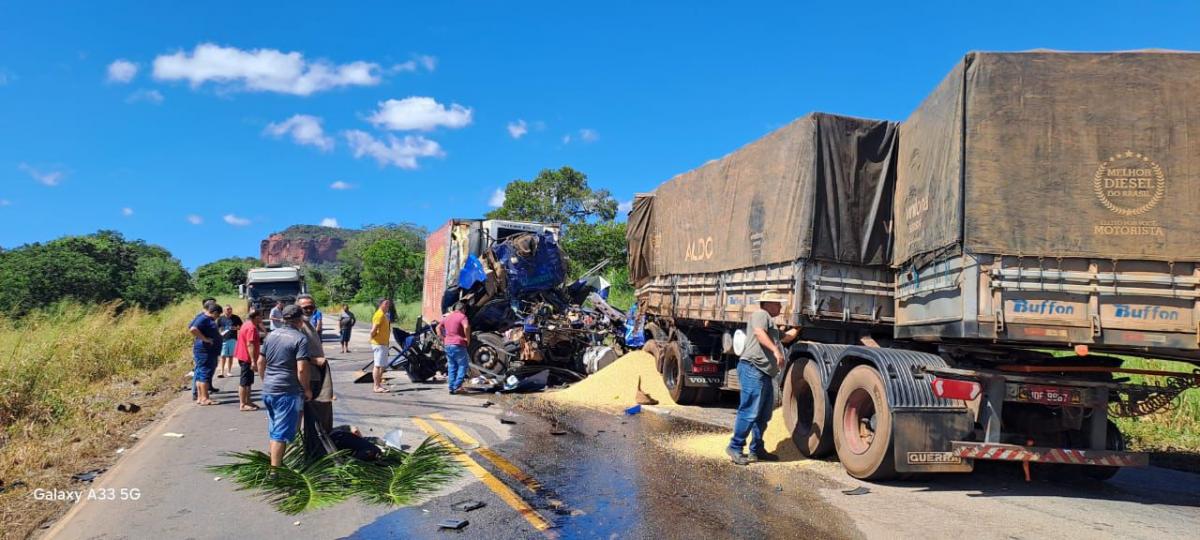 Batida entre duas carretas em serra deixa 1 morto e 2 feridos | Gazeta Digital