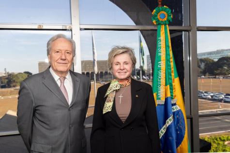 Ministro da Justiça recebe projetos da senadora Margareth Buzetti na ...