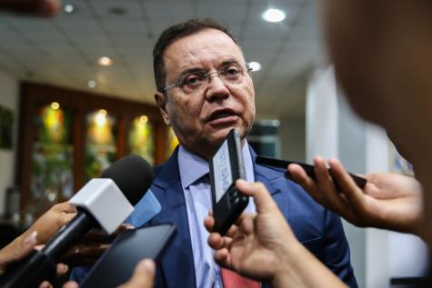 Botelho rebate adversário e promete recuperação financeira de Cuiabá em ...