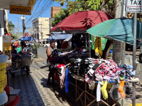 Realocação de ambulantes para o 'Shopping Orla' preocupa; espaço sem ...